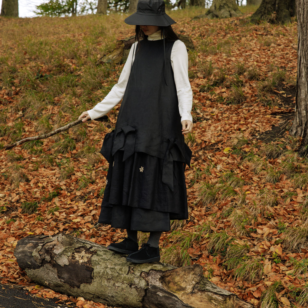 ANNA SHIFT DRESS WITH BOW TIES in black – Jennifer Slattery Textiles